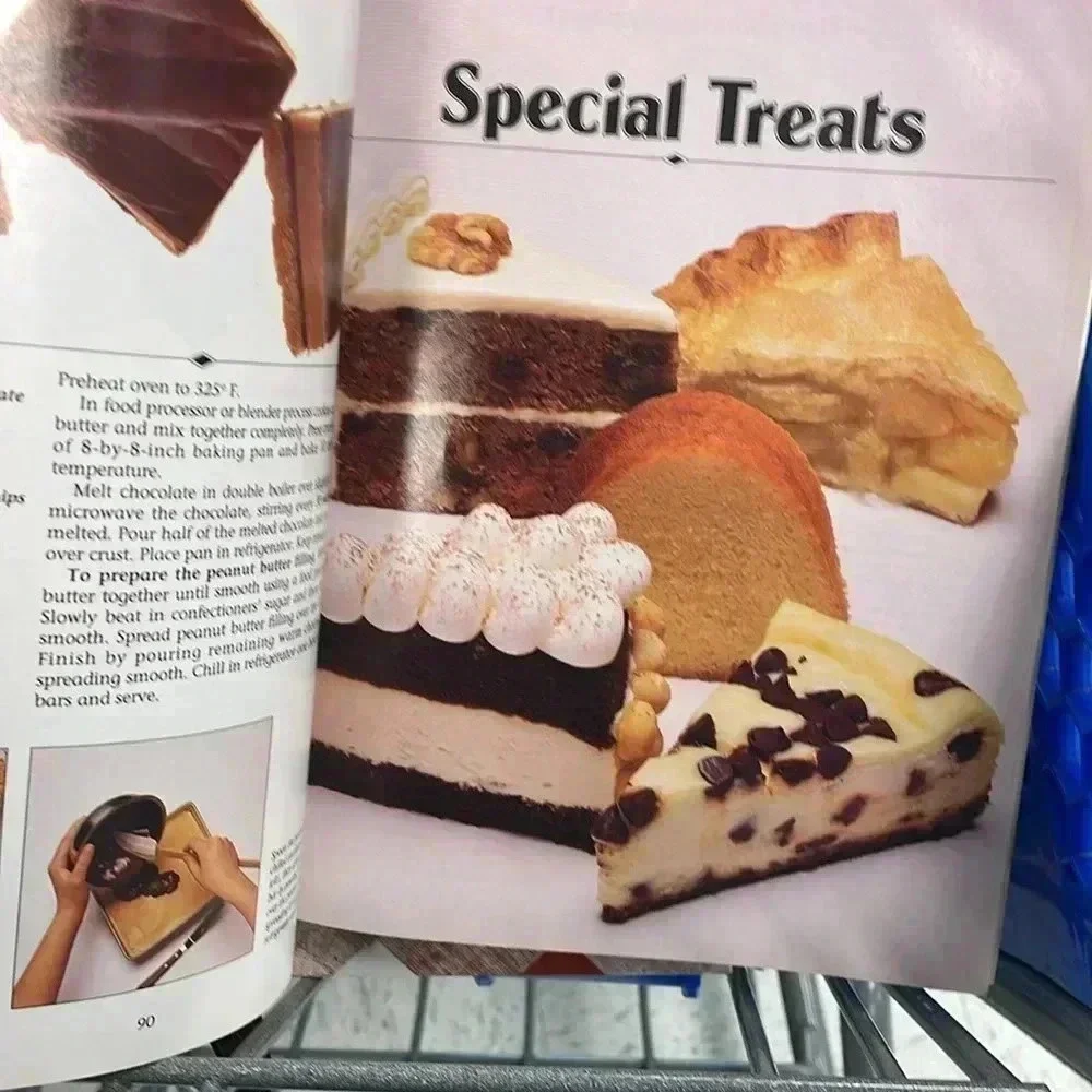 Mrs Fields | Kitchen | Mrs Fields Cookie Cook Book | Poshmark